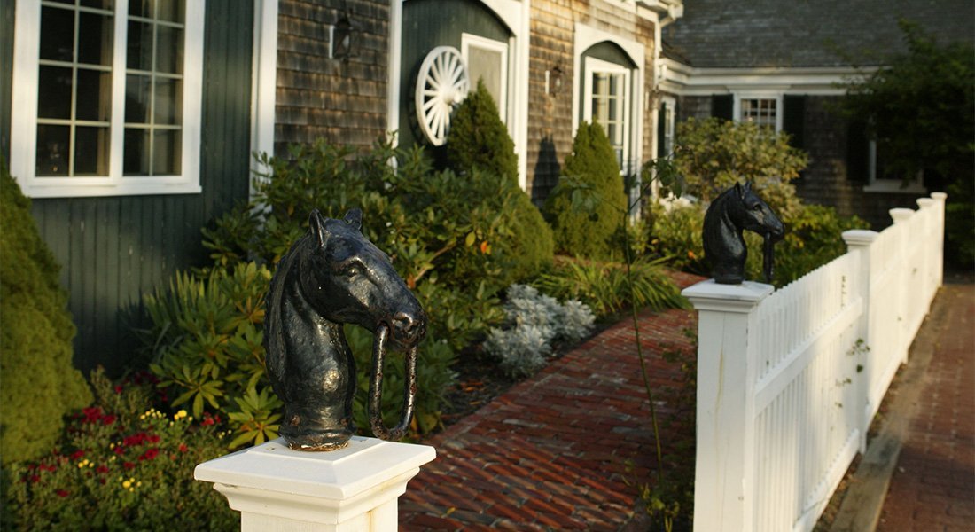 Take a Photo Tour of Captain’s House Inn